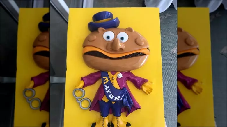 Een vintage speeltje van burgemeester McCheese