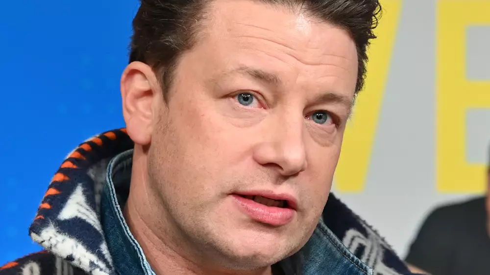 Jamie Oliver liebes ġakketta tal-jean