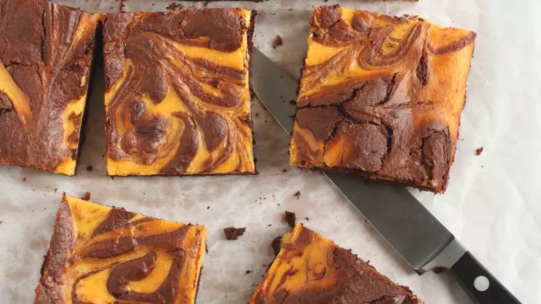 Hacks Fir Äert Boxed Brownie Mix Goût hausgemaach ze maachen 2484_5