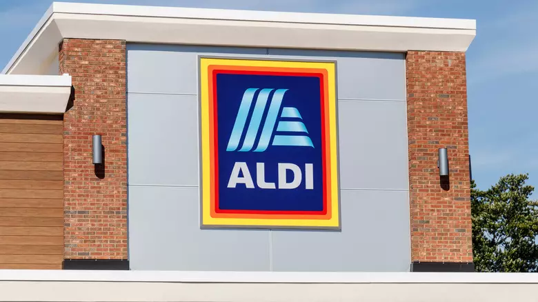 Außerhalb eines Aldi