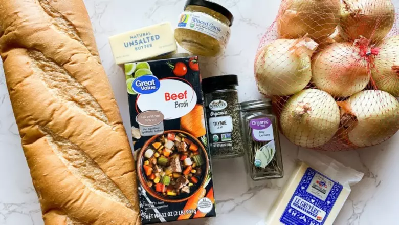 Ingredienti per la zuppa di cipolle francese Instant Pot