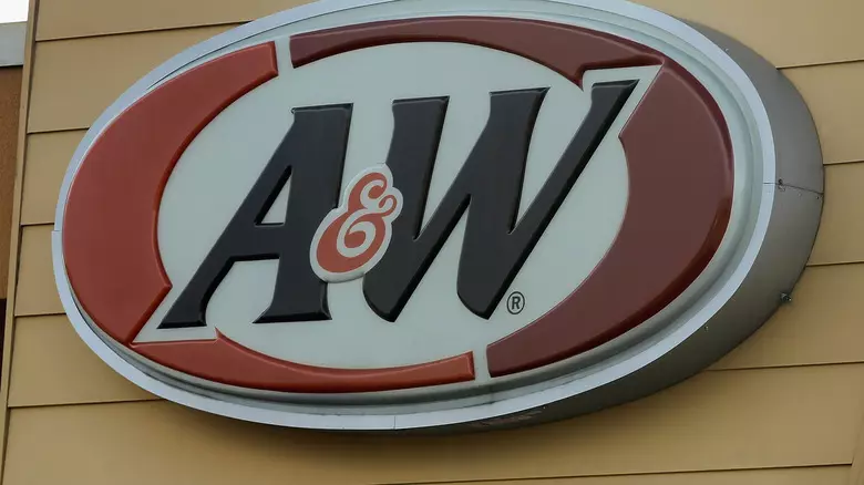 Логотип A&W