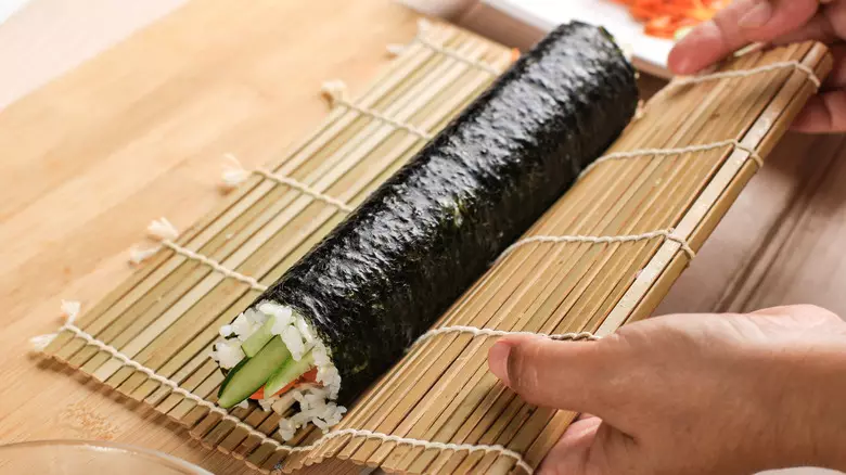 Sushi Rolling