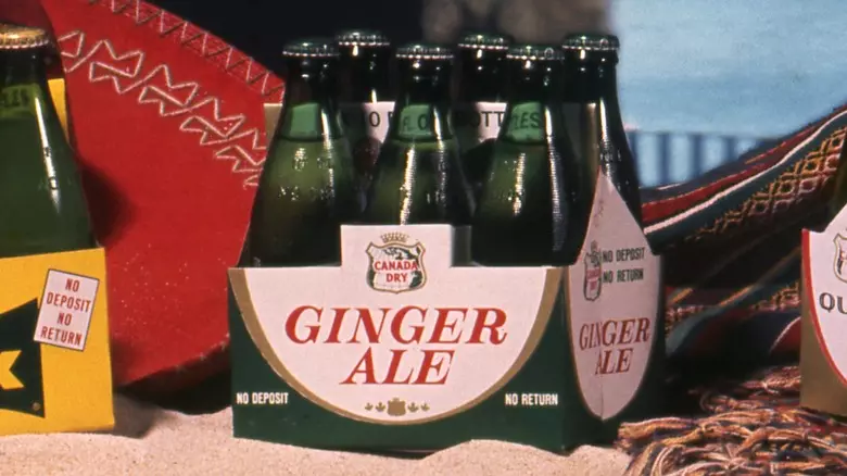 Època dels anys 60 Canadà Dry ginger ale en ampolles