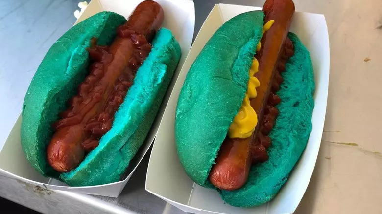 2 hot dogs f'buns teal