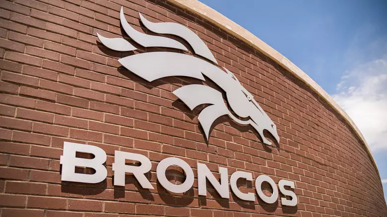 logo Denver Broncos fuq briks