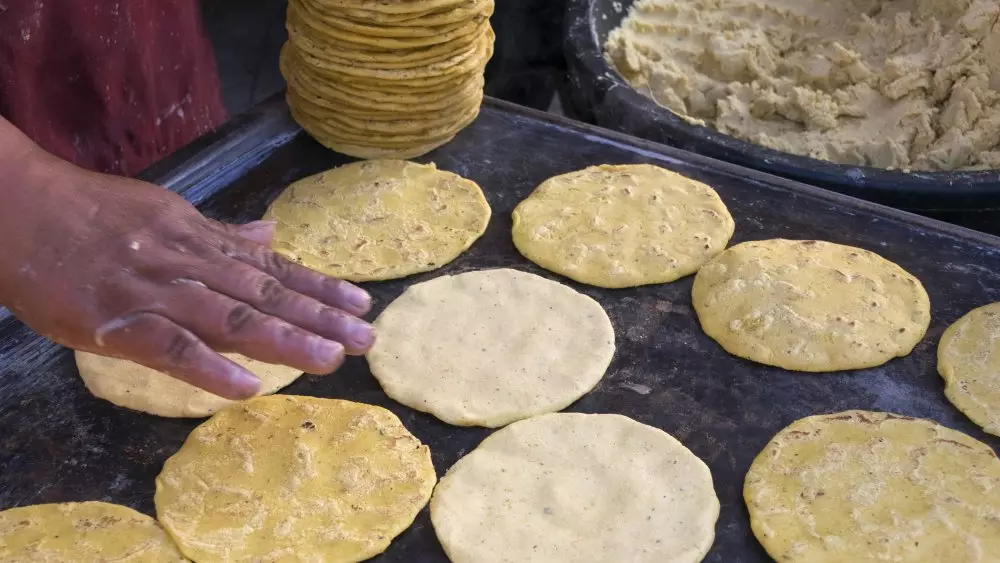 tortillas Meksikana tena izy ho an'ny tacos