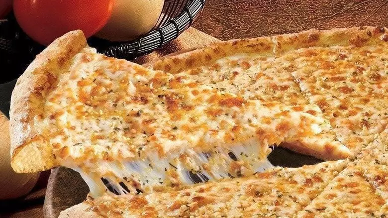 Toskanische Sechs-Käse-Pizza