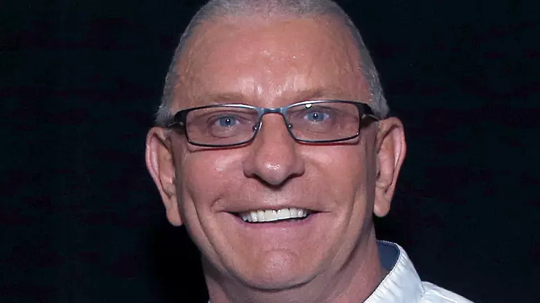 Cận cảnh Robert Irvine