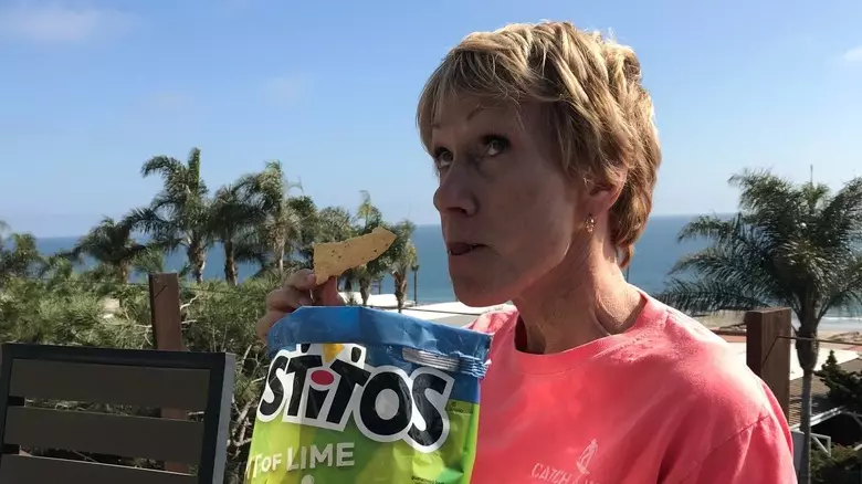 Barbara Corcoran jí chipsy Tostitos