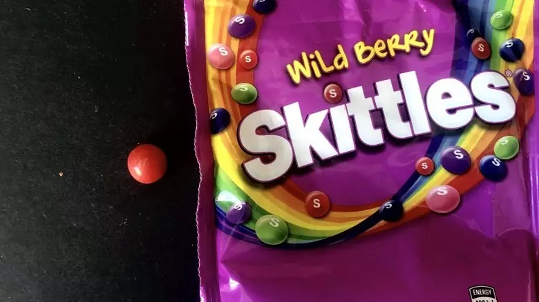 Wild ṣẹẹri Skittles
