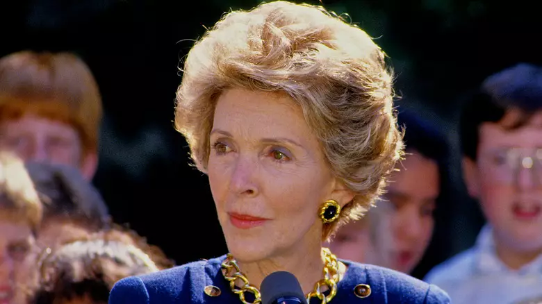 Nancy Reagan em evento de oratória