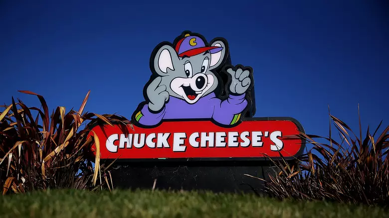 Chuck. E. Sūrio ženklas