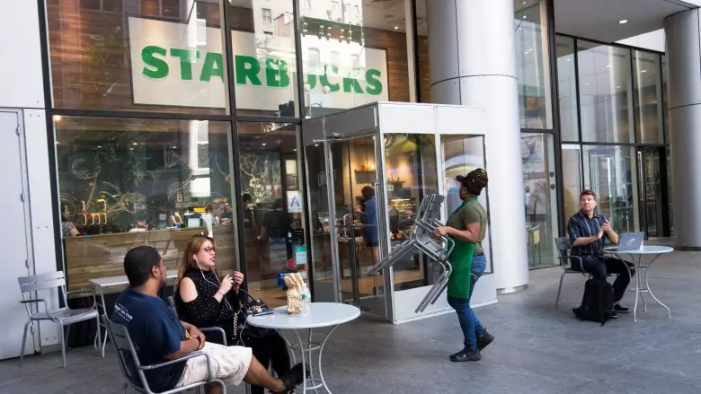 City Starbucksi sissepääsu toidu saladused