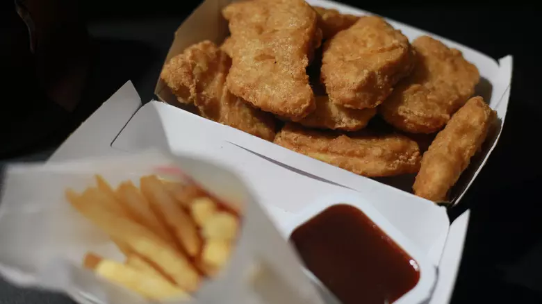 McDonald's Chicken McNuggets, fries, saosy