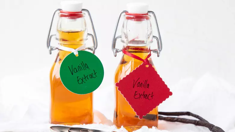 i-vanilla extract enamalebula esipho