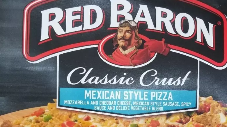 Zblízka krabice pizzy v mexickém stylu Red Baron