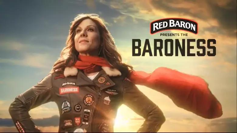 Героят на пица Red Baron: Баронесата