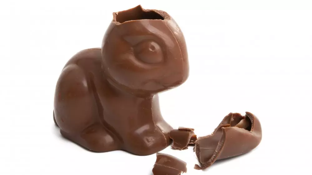 Chocolate Easter bunny babu kunnuwa