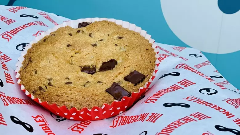 disneyland galleta gigante con chispas de chocolate num num