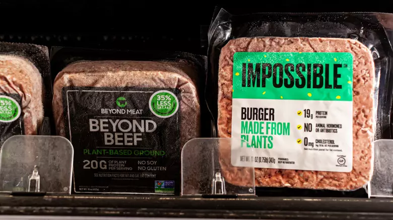 meer dan rundvlees en onmogelijke hamburger op de plank?