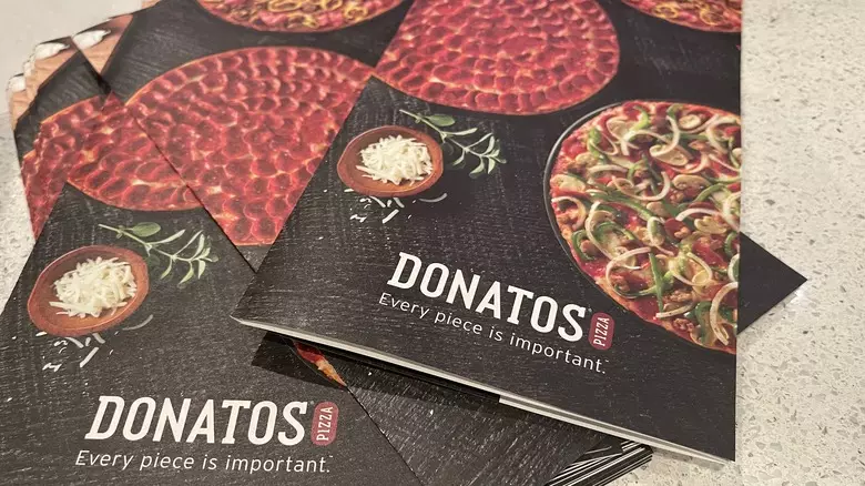 Donatos Pizza Bitki əsaslı Pepperoni