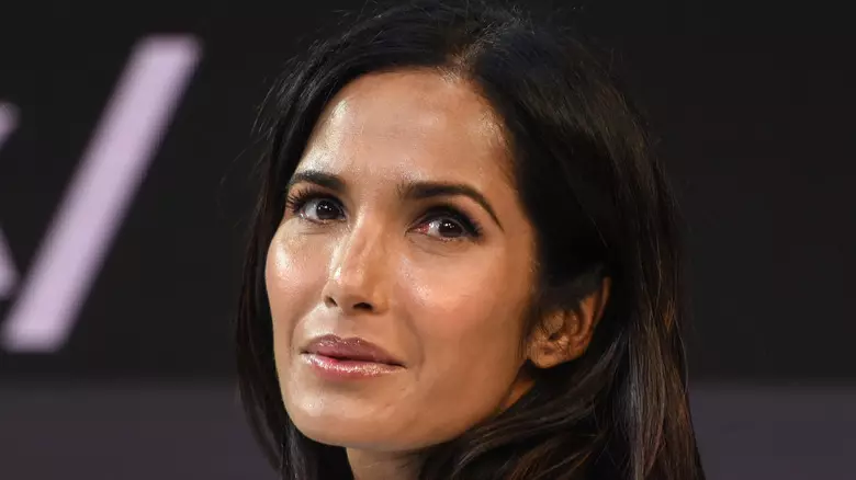 Padma Lakshmi nyob ze-up