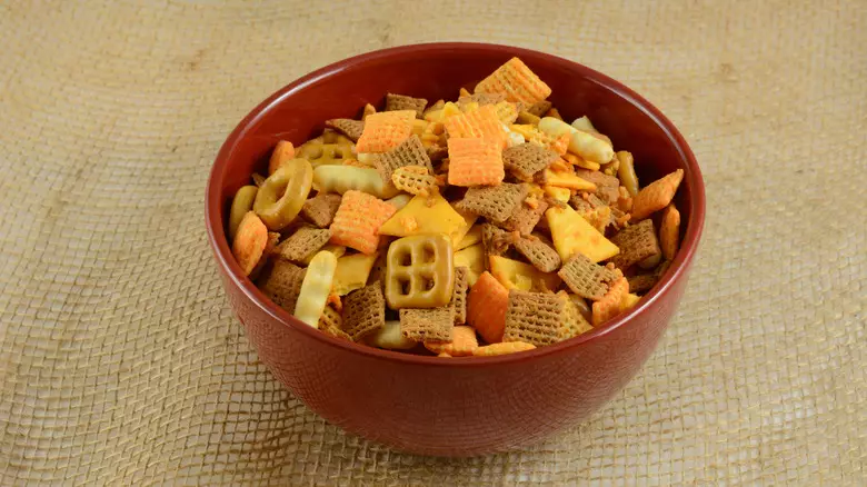 លាយ chex