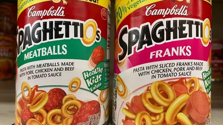 Mga SpaghettiO kasama si Franks