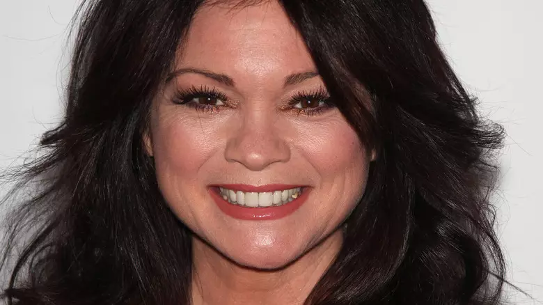 Valerie Bertinelli smiler