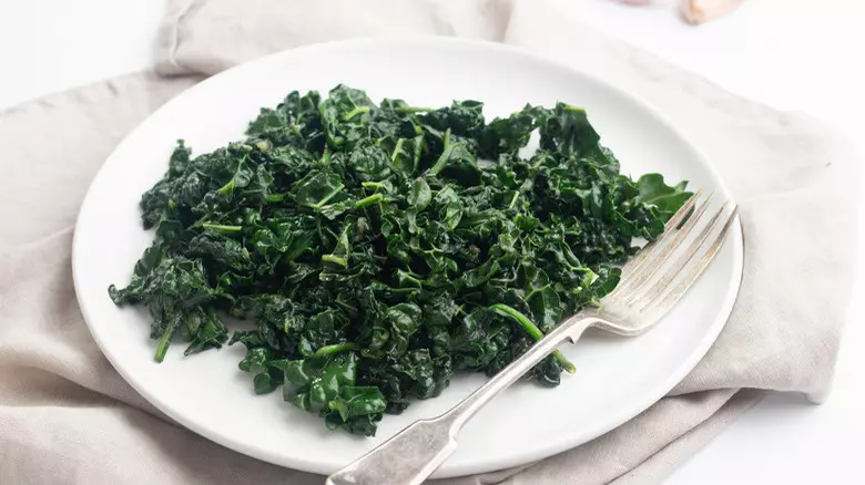 Ginisang spinach at kale
