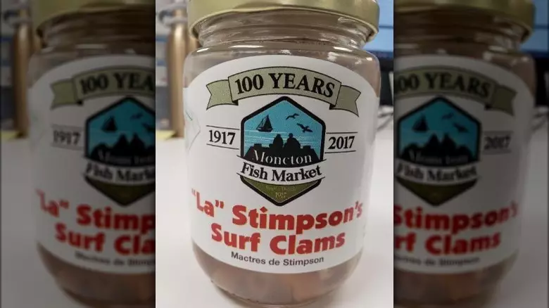 Jars ntawm recalled clams