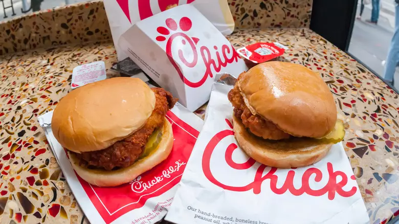 Originalni i pikantni sendviči sa piletinom iz Chick-fil-A