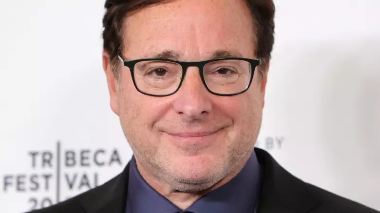 Bob Saget se nasmehne