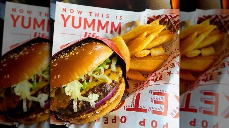 Red Robin Gourmet Cheeseburger