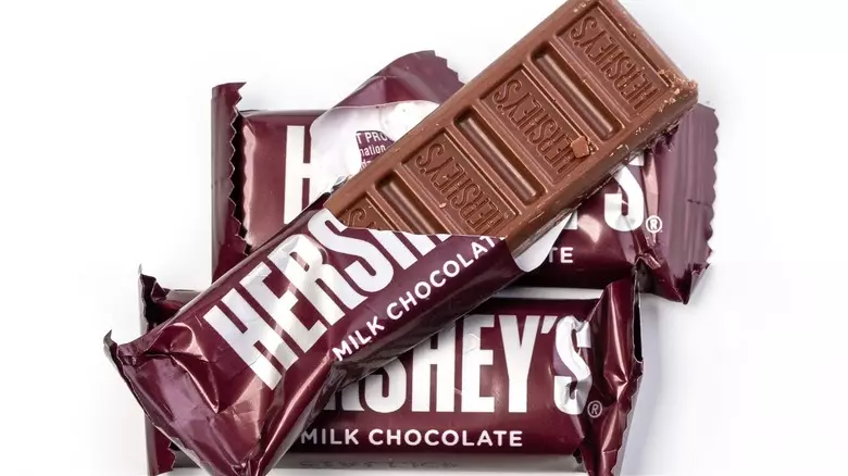 Isang Hershey's chocolate bar