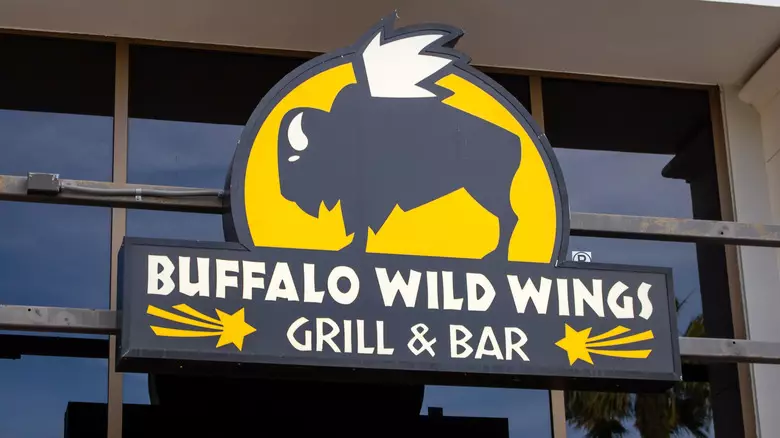 Insegna del ristorante Buffalo Wild Wings