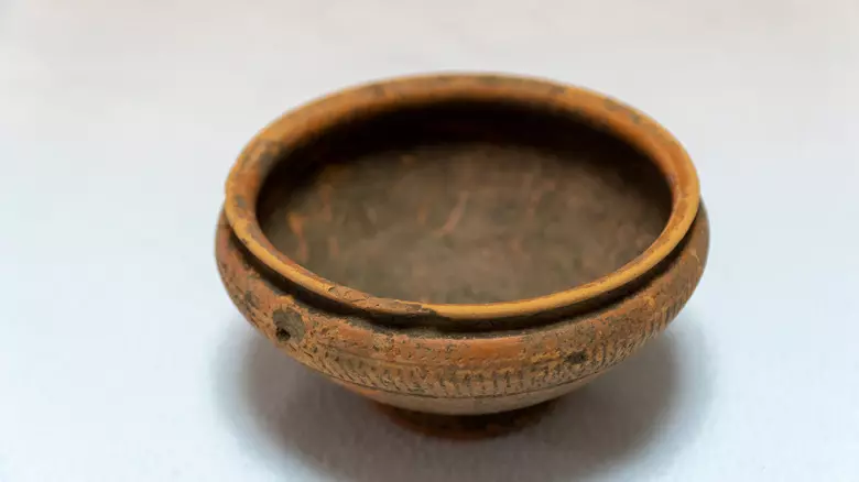 karaang pottery