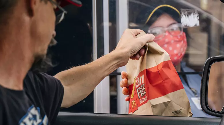 UMcDonald's drive-thru