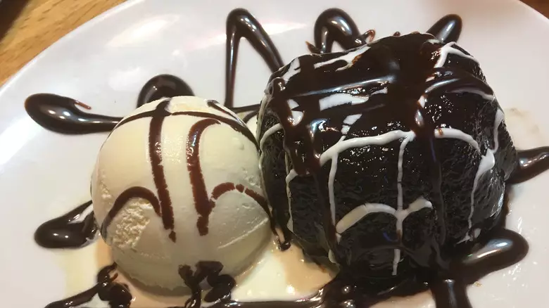 Chocolate Meltdown nke Applebee's Triple