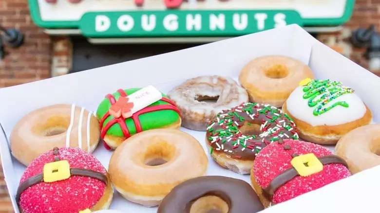 Krispy Kreme အားလပ်ရက် ဒိုးနပ်များ