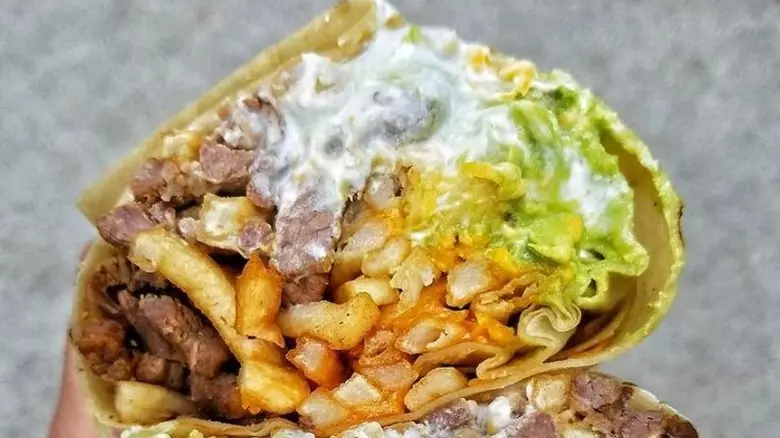 Kalifornischer Burrito mit Pommes Frites