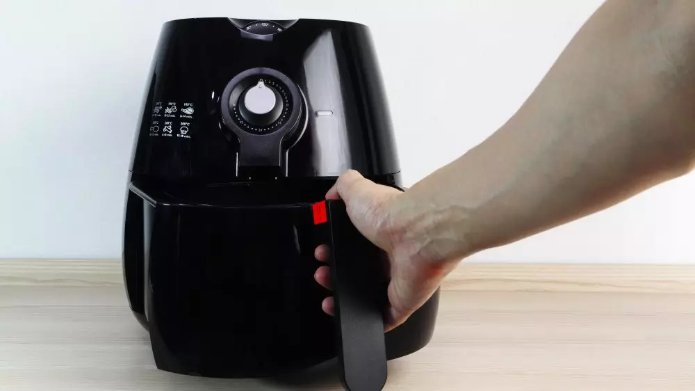 Gambar representasional saka masak karo air fryer