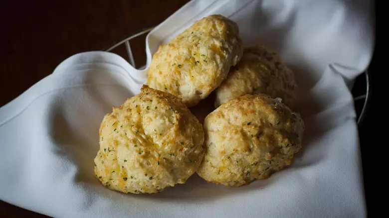 selikê sor Lobster cheddar bay biscuits