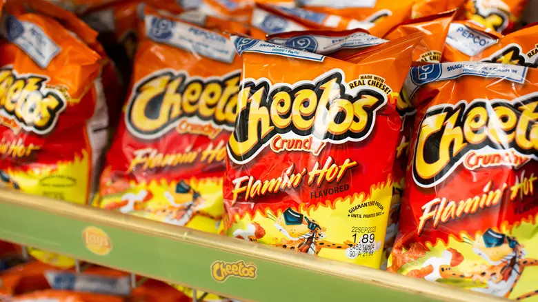 Cheetos te ar an tseilf