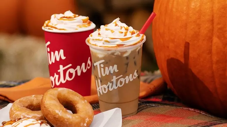 Dem Tim Horton seng Kürbis Gewierz Latte