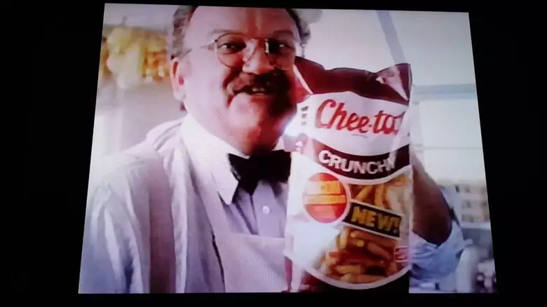 奇多培根和切達干酪的廣告