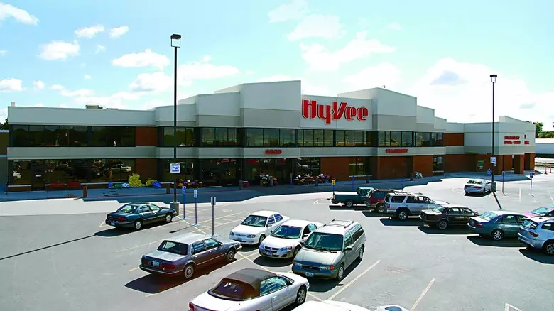 پارکینگ Hy-Vee