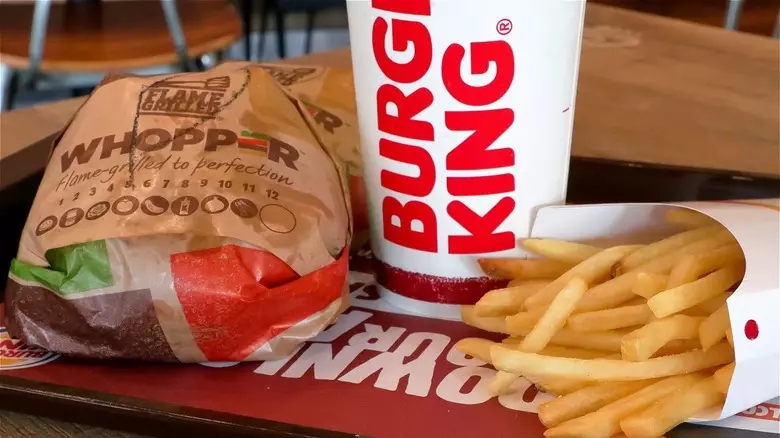 Burger King Whopper mat Gedrénks a Fritten