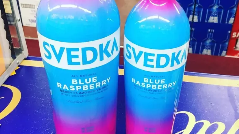 botol raspberry biru besar dan kecil